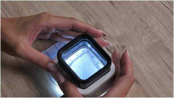 Faltbare Leselupe mit LED und 3 Vergrößerungen kaufen | Volksversand ...