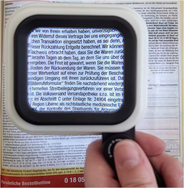 Faltbare Leselupe mit LED und 3 Vergrößerungen kaufen | Volksversand ...